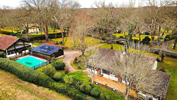 Maison à vendre - Saint-Geours-de-Maremne - 8 pièces - 6 chambres