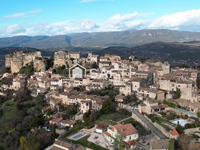 Maison à vendre - Saignon - 11 pièces - 7 chambres