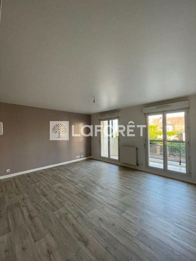 Mairie Rouxel-Sud Est, Pontault-Combault : Appartement 3 pièces à louer