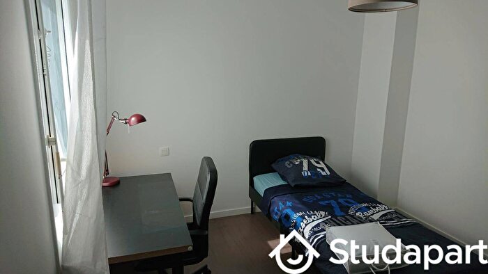 Appartement à louer - Centre Urbain-Coquibus, Évry-Courcouronnes - 1 pièce - 4 chambres