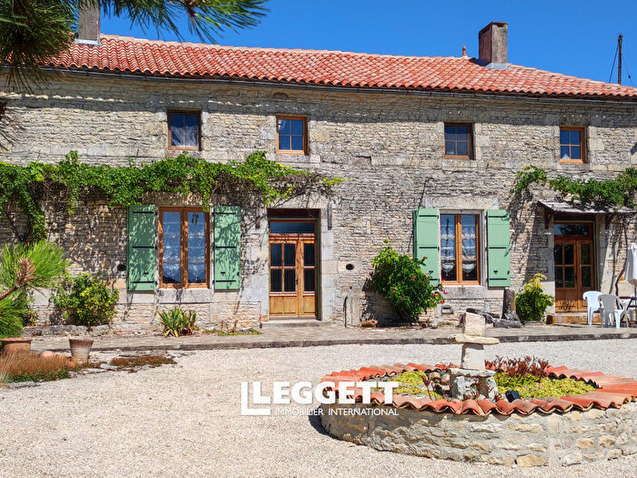 Maison à vendre - Chaunay - 13 pièces - 6 chambres