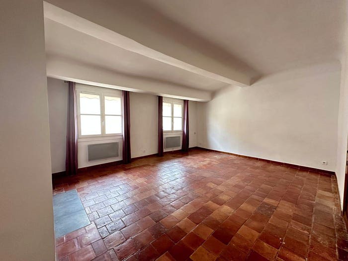 Centre Ville, Aix-en-Provence : Appartement 2 pièces à louer