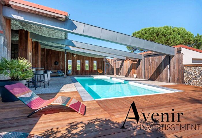 Maison à louer - Brindas - 9 pièces - 6 chambres