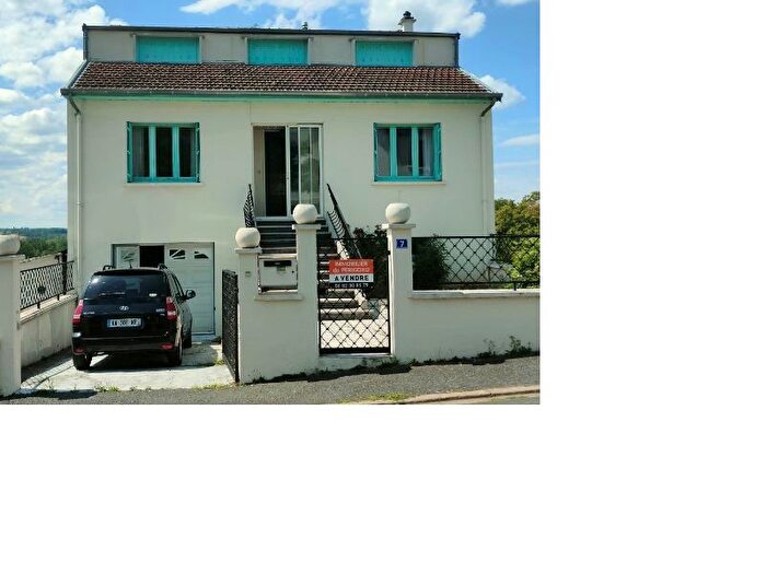 Maison 7 pièces à Abrest, à vendre
