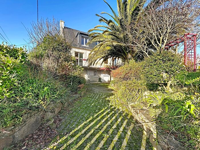 Maison à vendre - Plougonvelin - 9 pièces - 7 chambres