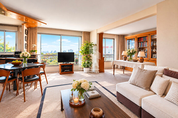 Appartement 4 pièces à Issy-les-Moulineaux, Centre-ville, Corentin Celton, Les Varennes, à vendre