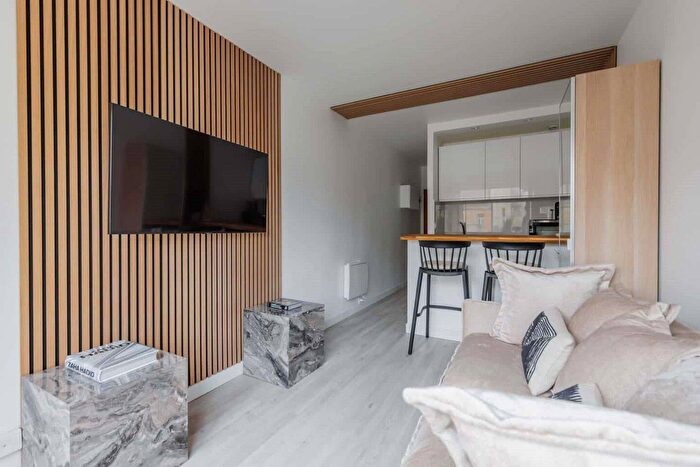 Appartement à louer - Muette Nord, Paris ème arrondissement - 1 pièce