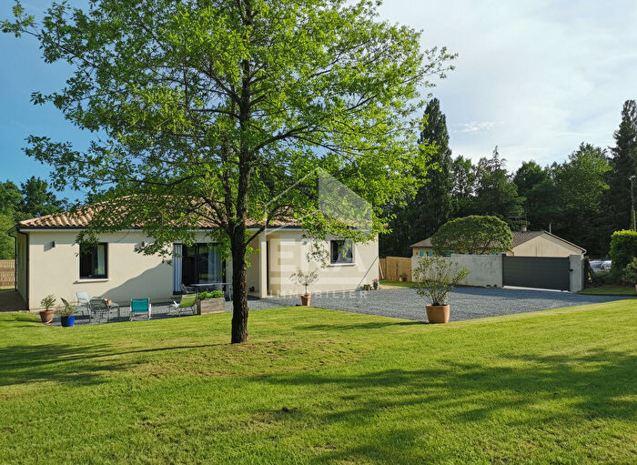 Maison à vendre - Notre-Dame-de-Sanilhac - 4 pièces - 3 chambres