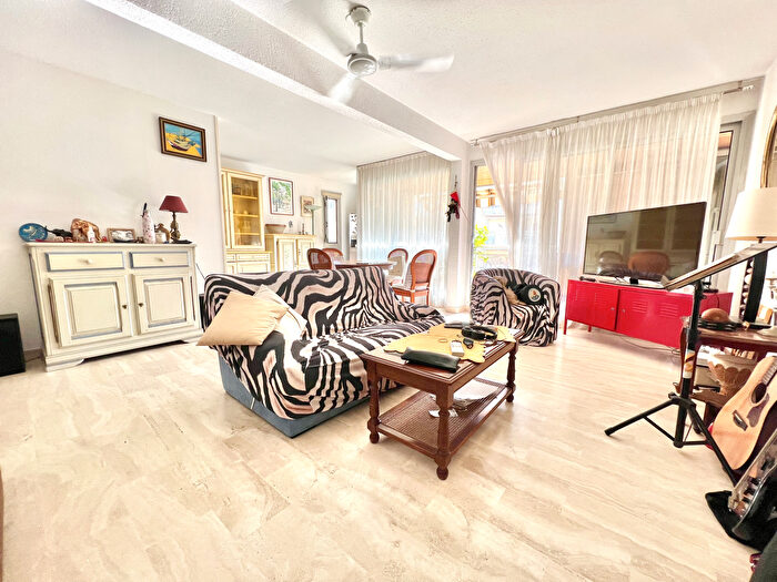 Appartement à vendre - Cavalaire-sur-Mer, Centre-ville - 4 pièces - 3 chambres