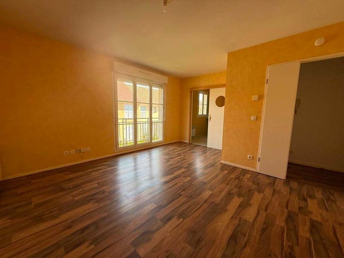 Saint Liesne-Centre Est, Melun : Appartement 2 pièces à louer