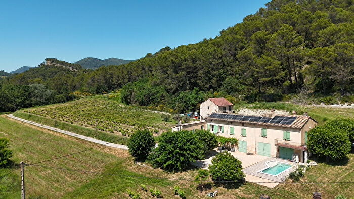 Maison 7 pièces à Faucon, à vendre