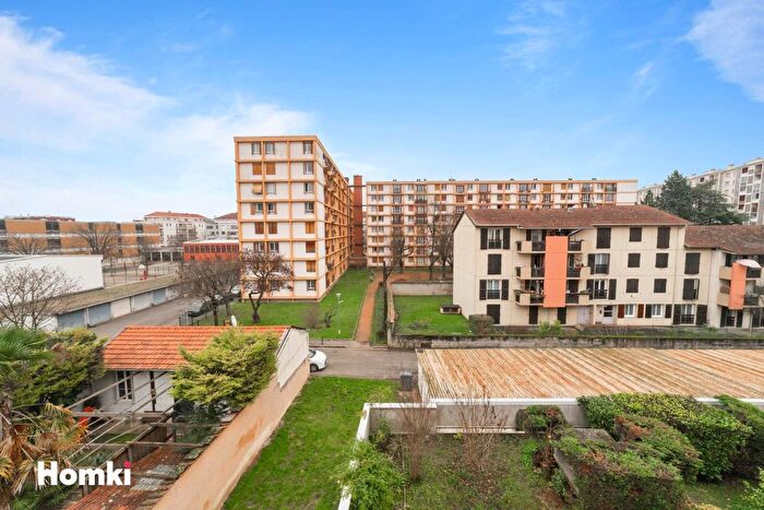 Appartement à vendre - Villeurbanne - 5 pièces - 3 chambres