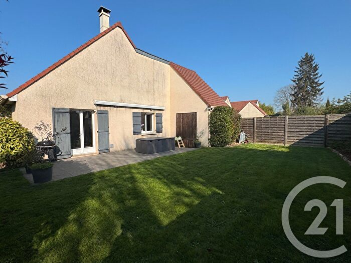 Maison à vendre - Oulins - 6 pièces - 5 chambres