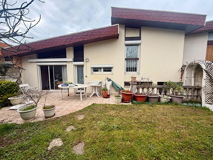 Combs-la-Ville, Vieux Pays : Maison 4 pièces à vendre