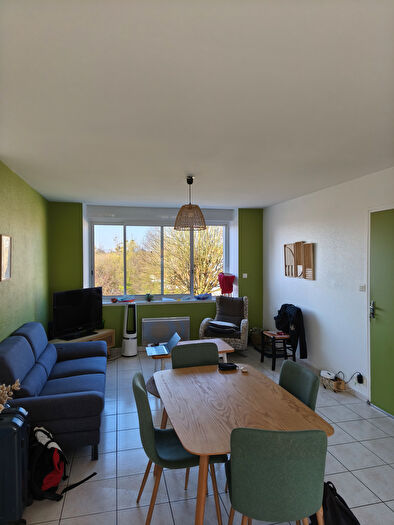 Appartement à louer - Saint-Christophe-la-Couperie - 3 pièces - 2 chambres