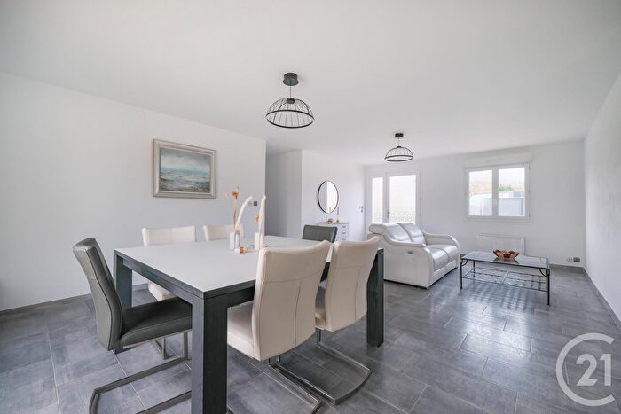 Maison à vendre - Saint-Symphorien-le-Valois - 4 pièces - 3 chambres