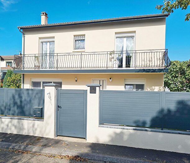 Maison à vendre - Cébazat - 5 pièces - 4 chambres