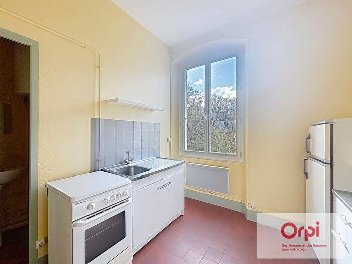 Appartement à louer - Dienat-Forges, Montluçon - 1 pièce