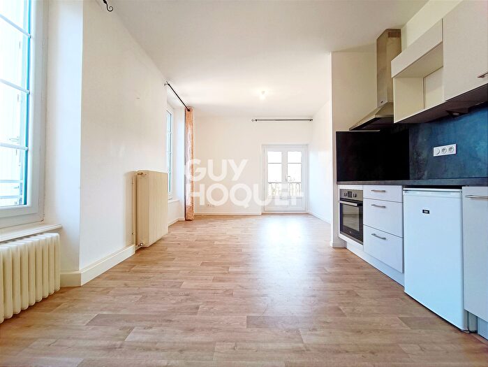 Appartement à louer - Rodez, Centre historique, Vieux-Rodez - 2 pièces - 1 chambre