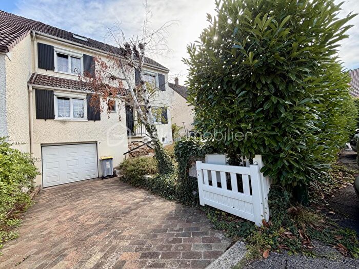 Maison 6 pièces à vendre à Cesson