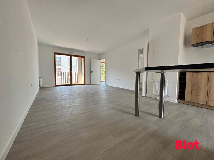 Saint-Jacques-de-la-Lande : Appartement 4 pièces à louer
