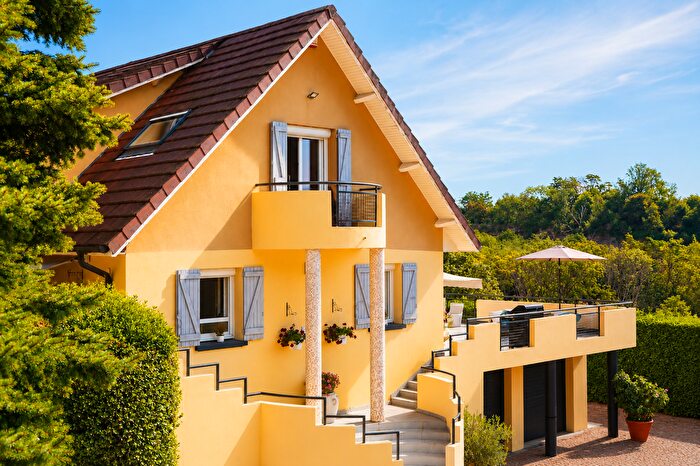 Saint-Hilaire-de-Brens : Maison 12 pièces à vendre