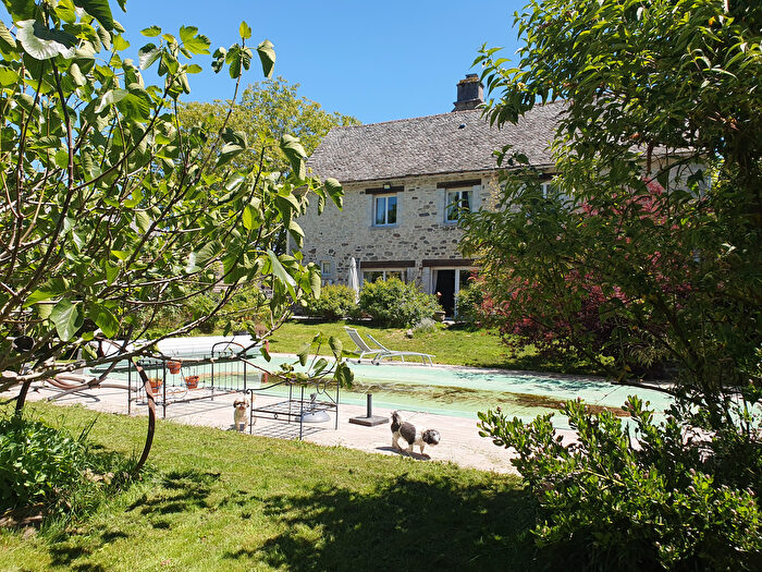 Maison à vendre - Graissac - 8 pièces - 5 chambres