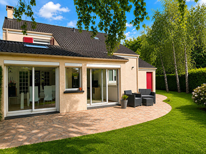 Voisins-le-Bretonneux : Maison 6 pièces à vendre