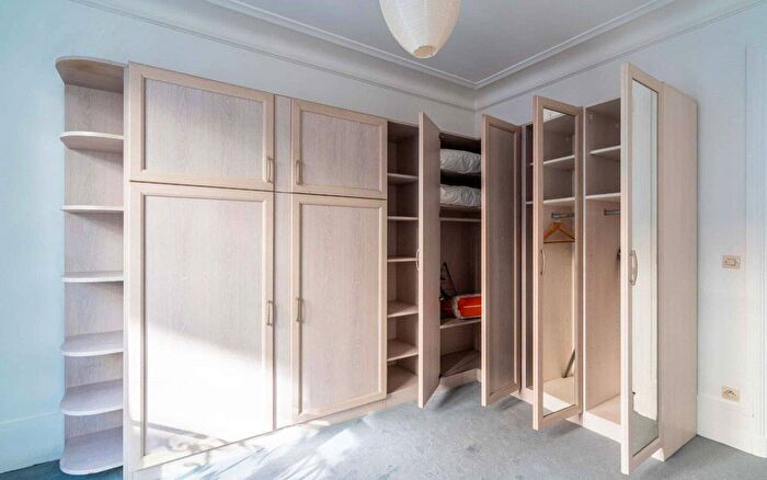 Appartement à louer - Belleville-Saint Maur, Paris ème arrondissement - 1 pièce