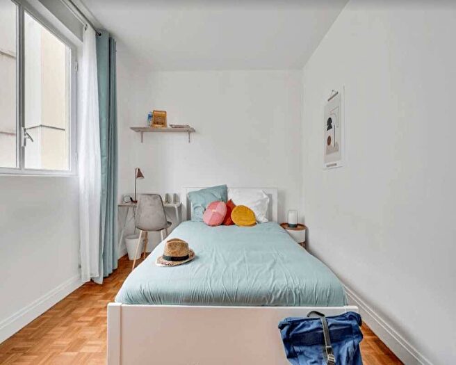 Appartement à louer - Violet Commerce, Paris ème arrondissement - 3 pièces - 3 chambres