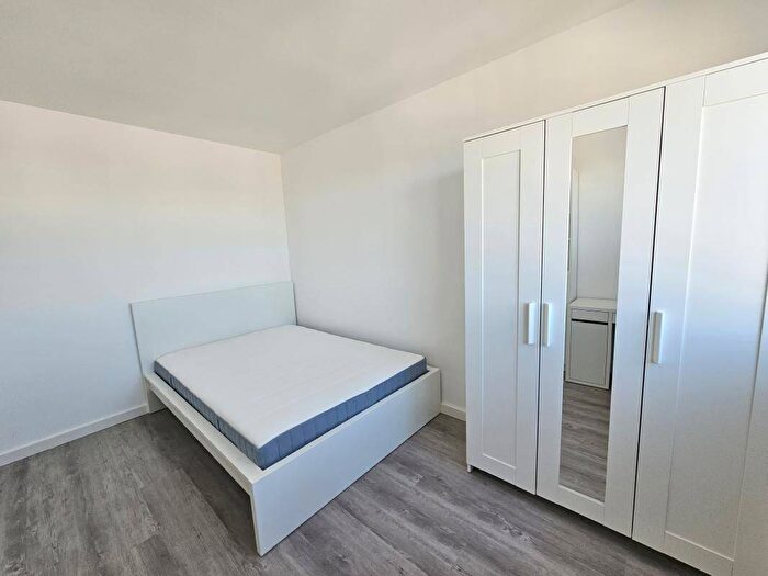 Cernay Jamin-Jean Jaurès-Epinettes, Reims : Appartement 1 pièce à louer