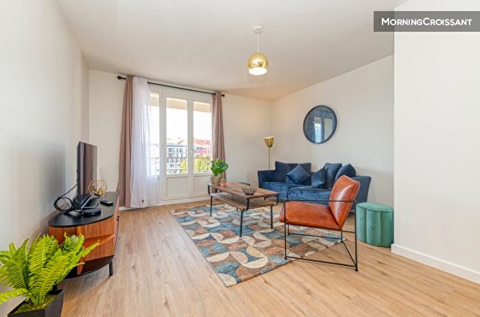 Appartement à louer - Grenoble, Eaux-Claires, Mistral - 4 pièces - 4 chambres
