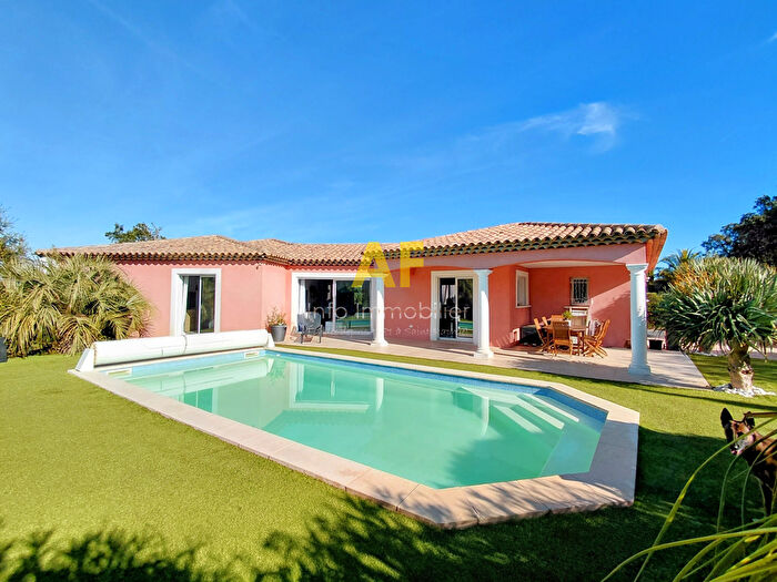 Maison à vendre - Fréjus, Saint-Aygulf - 5 pièces - 4 chambres