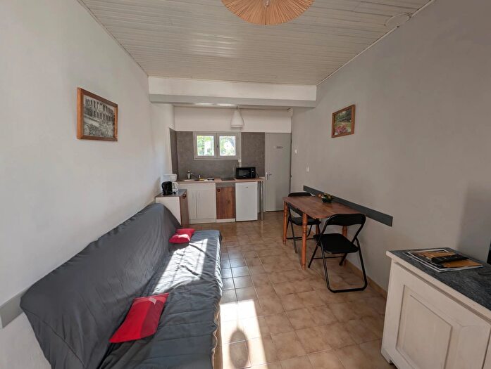 Arles, Centre-ville : Maison 2 pièces à louer
