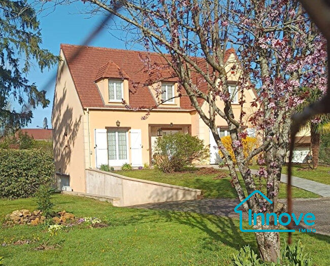 Les Essarts-le-Roi - Maison 7 pièces à vendre