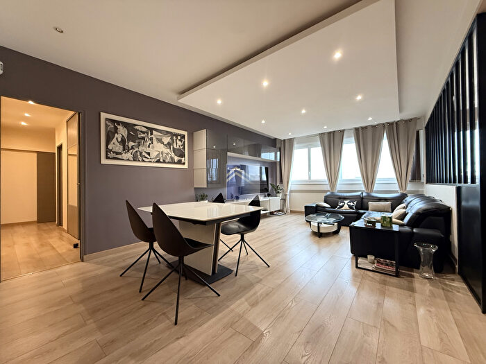 Appartement à vendre - Courbevoie, Hôtel de ville - 4 pièces - 3 chambres