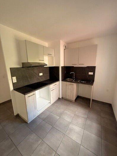 Croix Luizet, Villeurbanne - Appartement 3 pièces à louer