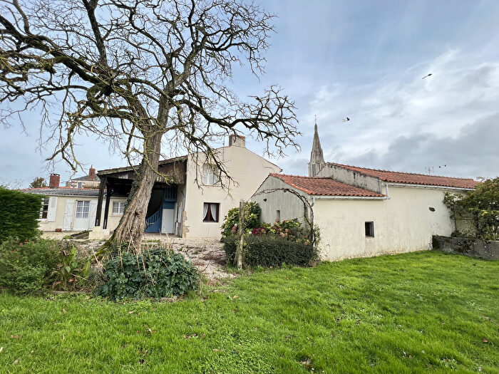 Maison à vendre - Grosbreuil - 6 pièces - 4 chambres