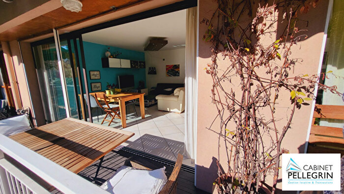 Appartement à louer - Marseille e  - 4 pièces - 3 chambres