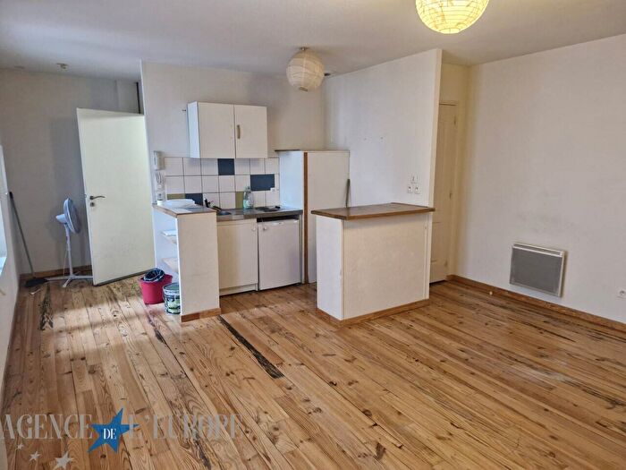 Appartement à louer - Hôtel de Ville, Vichy - 2 pièces - 1 chambre