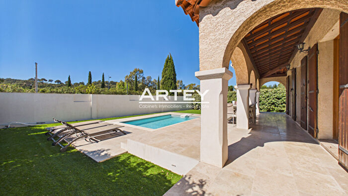 Maison 6 pièces à Carqueiranne, à vendre