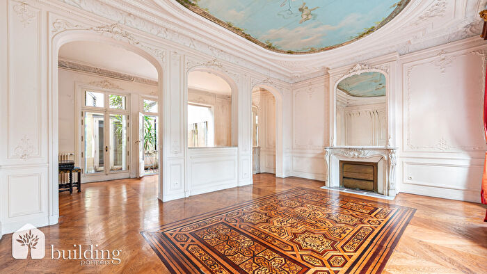 Appartement à vendre - Paris e , La Fourche, Guy Moquet - 7 pièces - 4 chambres