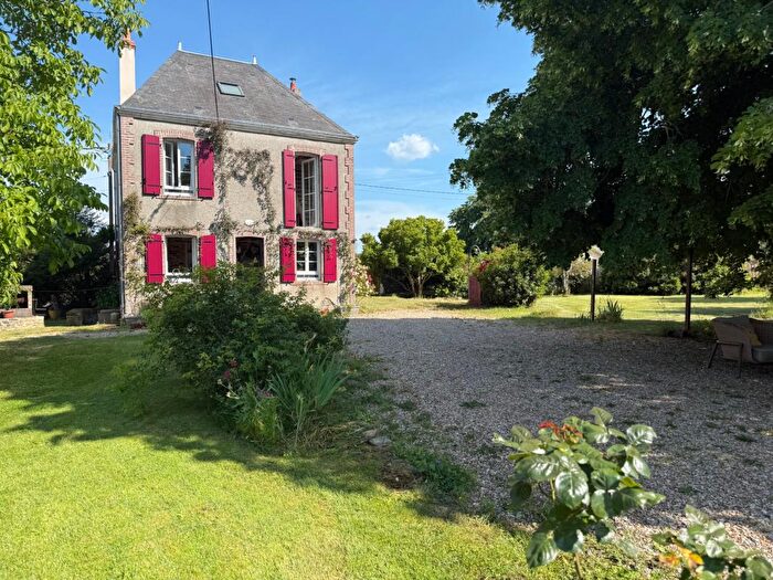 Saint-Denis-de-Jouhet - Maison 5 pièces à vendre