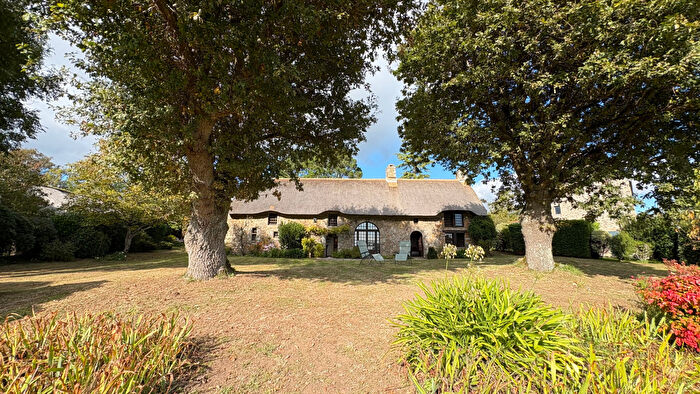 Maison à vendre - Plougoumelen - 9 pièces - 6 chambres