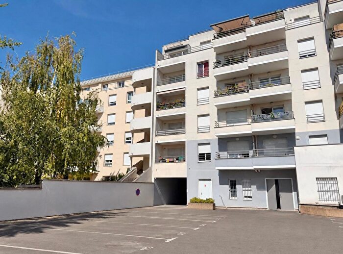 Chilly-Mazarin, Centre-ville : Appartement 4 pièces à vendre