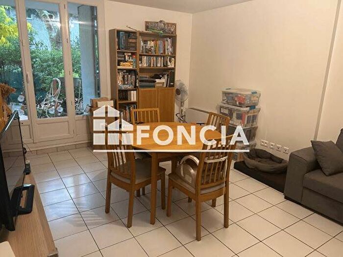 Appartement à louer - Saint Mitre les Granettes Pey Blanc, Aix-en-Provence - 3 pièces - 2 chambres