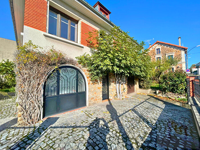 Maison à vendre - Neuilly-Plaisance, Bel Air, Clémenceau, Carnot - 8 pièces - 6 chambres