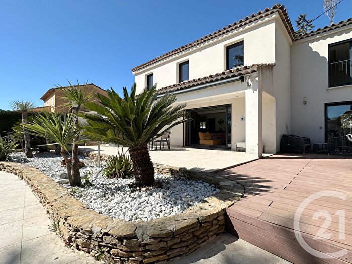 Maison à vendre - Saint-Cyr-sur-Mer, Gare, La Miolane, Bel-Air - 6 pièces - 5 chambres