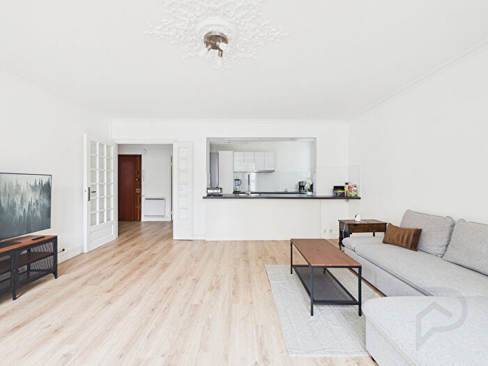 Appartement à vendre - Paris e , Porte des Lilas - 4 pièces - 3 chambres