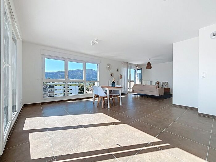 Appartement à vendre - Ambilly - 4 pièces - 3 chambres